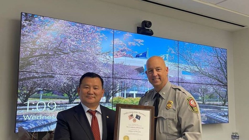 Байнгын хорооны дарга Л Мөнхбаатар АНУ ын Виржиниа мужийн орон нутгийн захиргааны удирдах