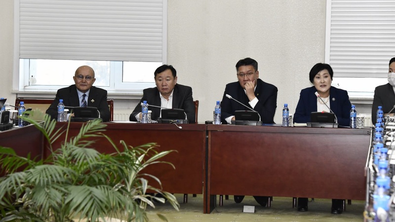 “Хот тосгоны эрх зүйн байдлын тухай хуулийн шинэчилсэн найруулгын төслийн талаарх” хэлэлцүүлэг