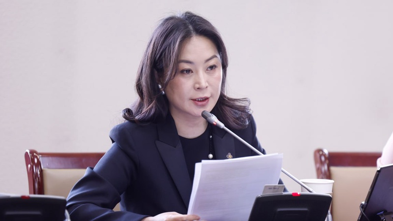 НББХ Ахмад настны тухай хуульд нэмэлт өөрчлөлт оруулах тухай хуулийн төслийг хэлэлцэх нь